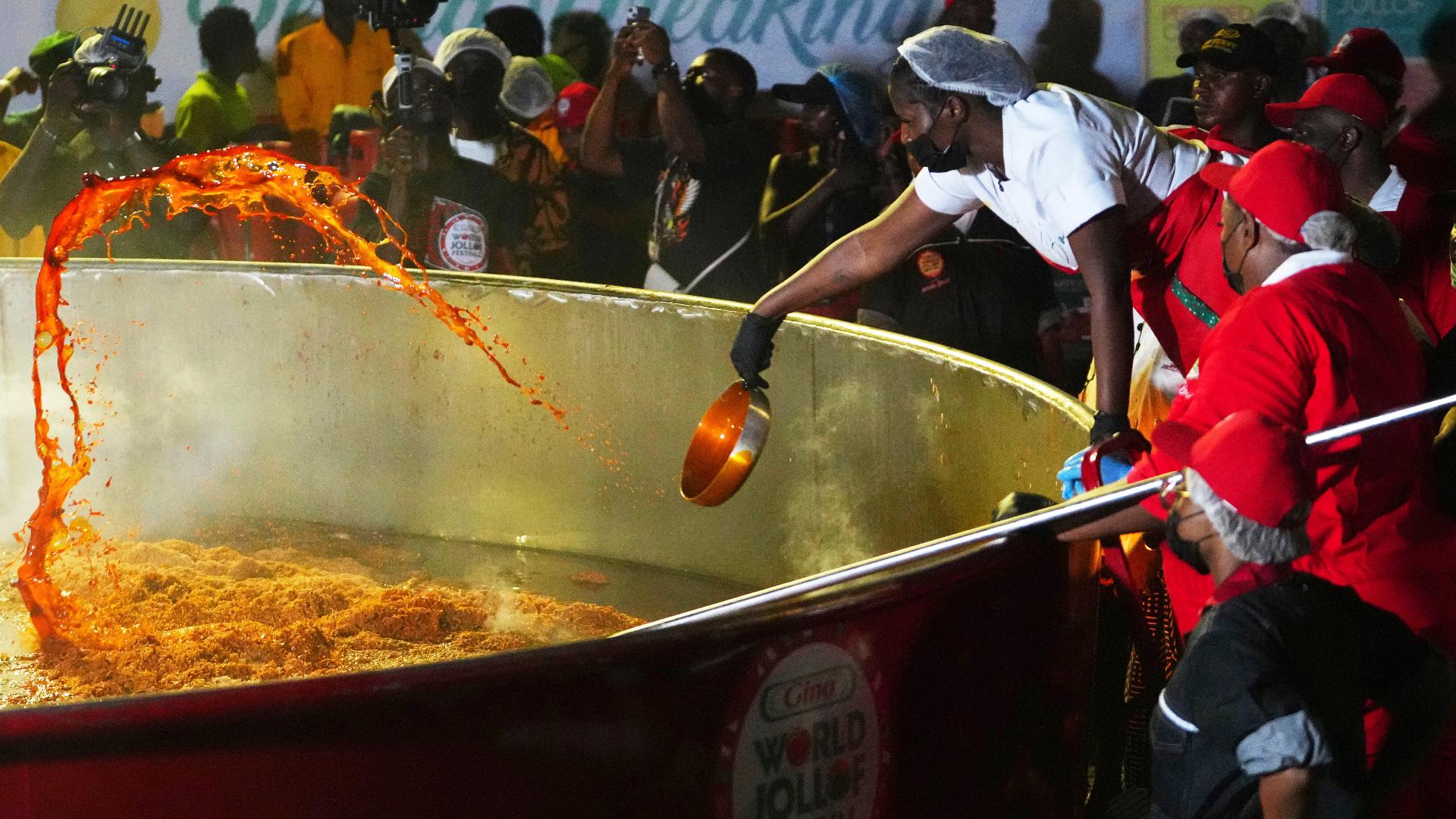 Nigerian chef Hilda Baci sets jollof rice world record | 13wmaz.com