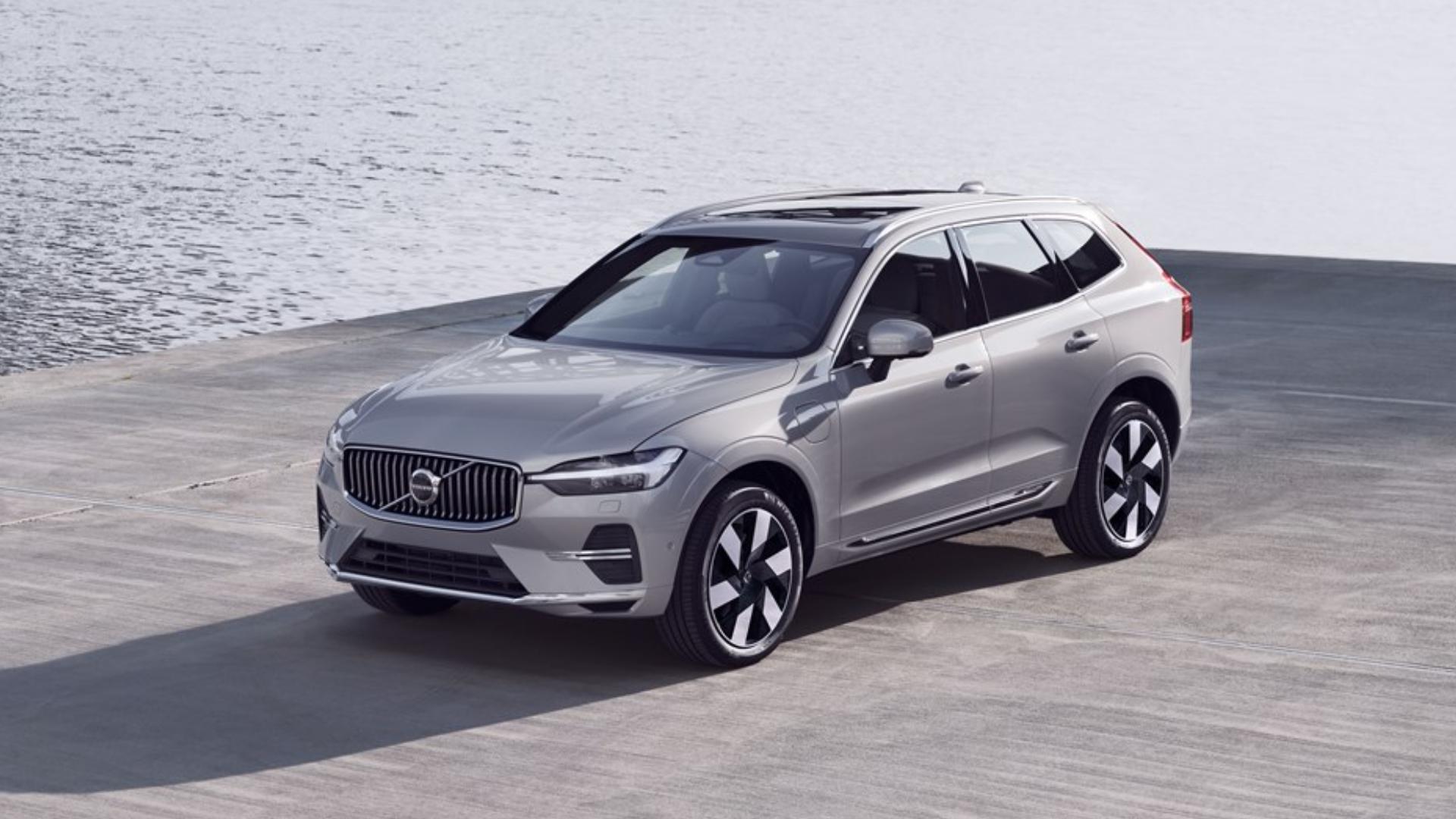 Volvo recalls 413,000 vehicles over rearview camera software issue ...