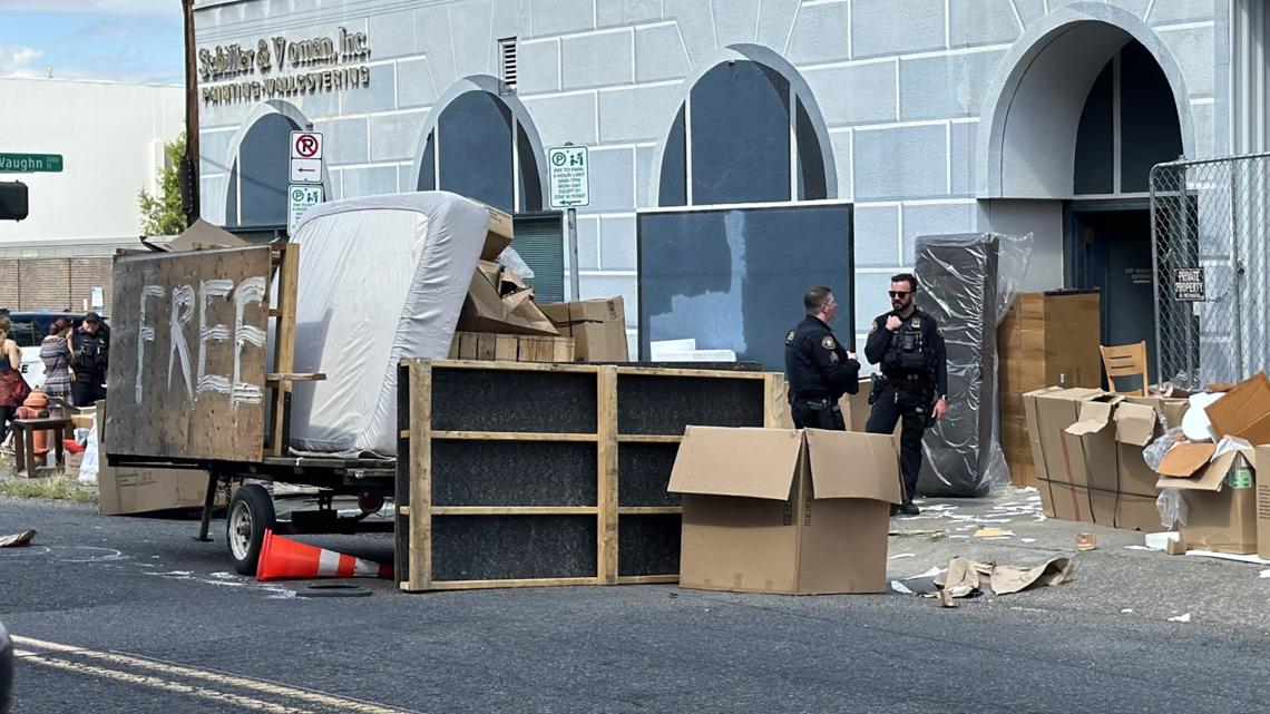'Free' sign at Portland warehouse draws crowd, leads to arrest | 13wmaz.com