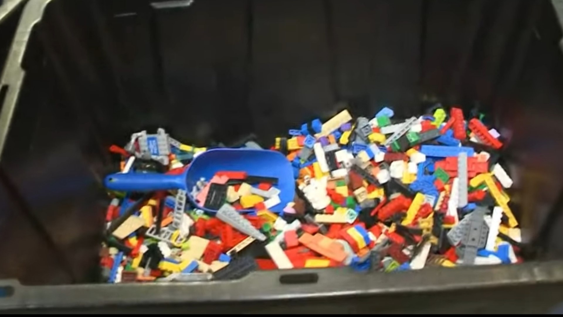 Arizona LEGO thief accused of stealing $17K worth of sets | 13wmaz.com
