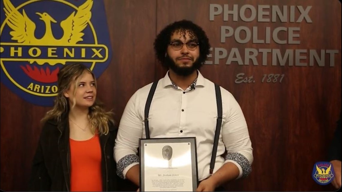 Phoenix police honor man who saved girl from assault downtown | 13wmaz.com