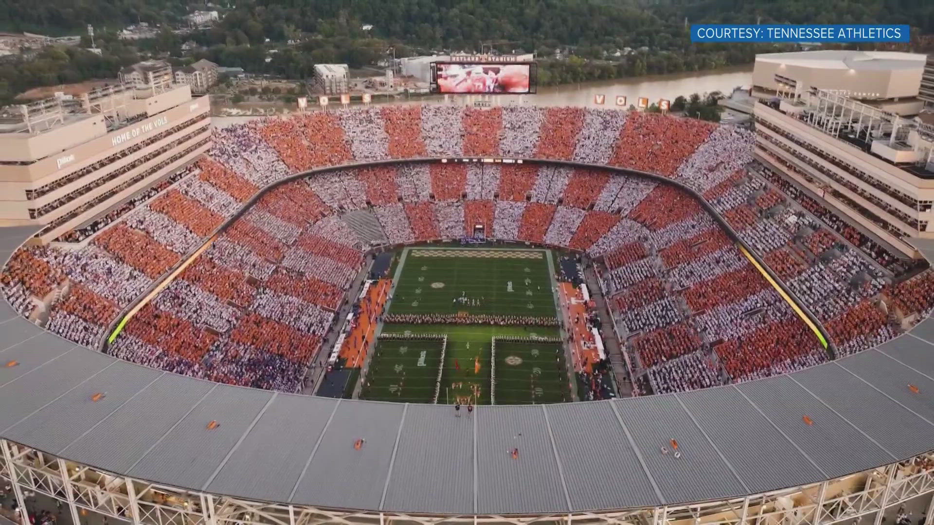 Georgia fans plan unique color show for Ole Miss face-off | 13wmaz.com