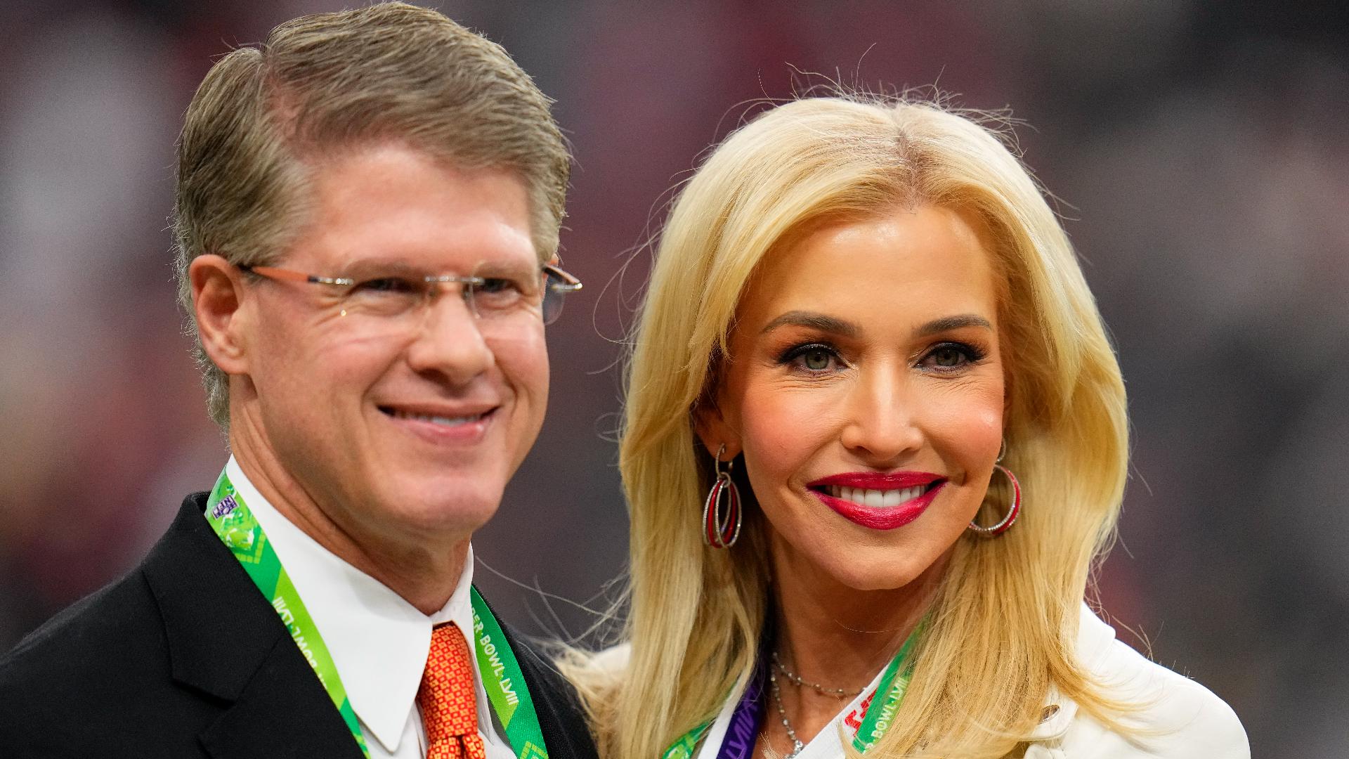 Daughter of Kansas City Chiefs owner's SMU dorm room goes viral ...