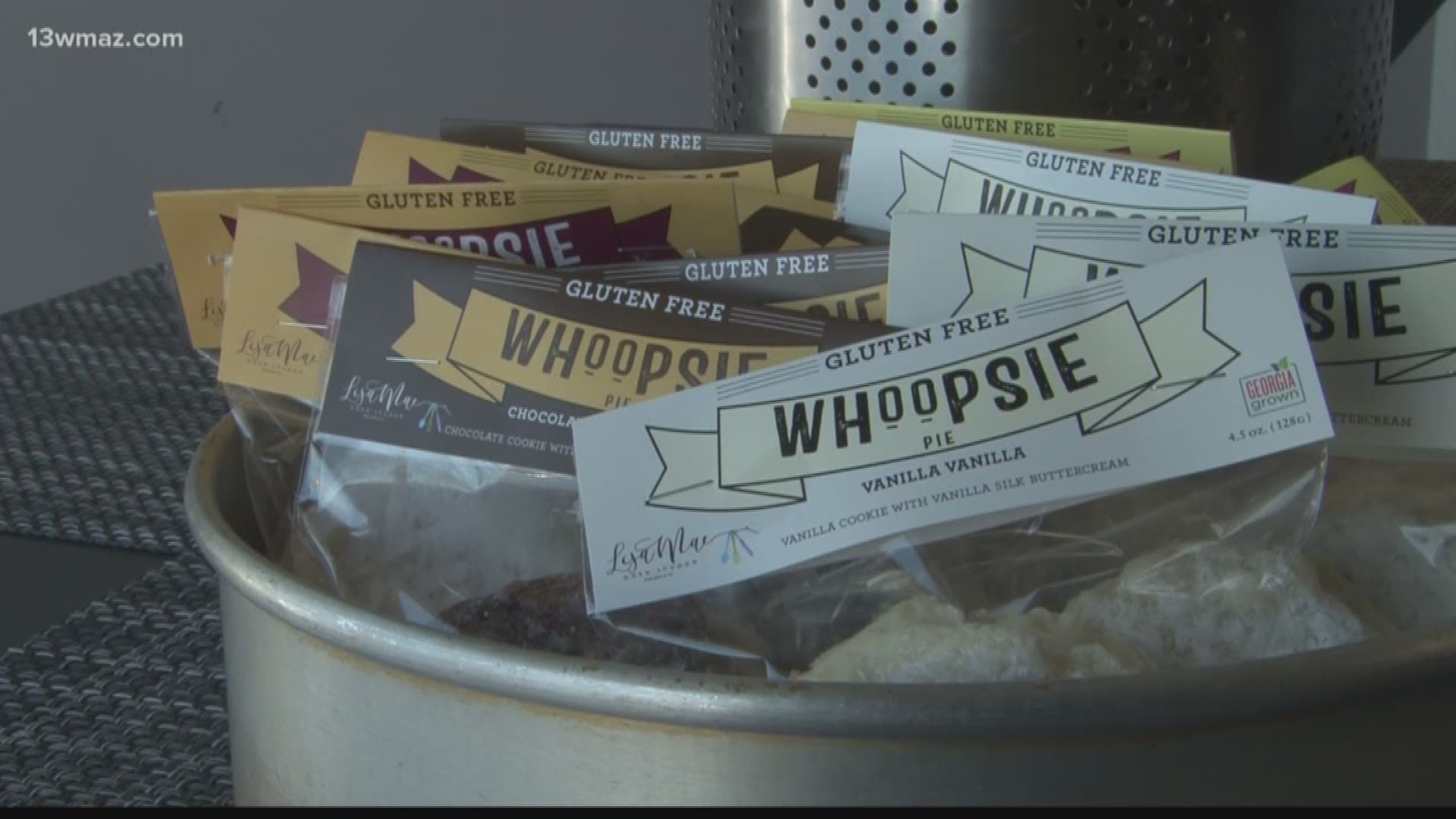 'Whoopsies take over the world:' Woman bakes one of the fair's few ...
