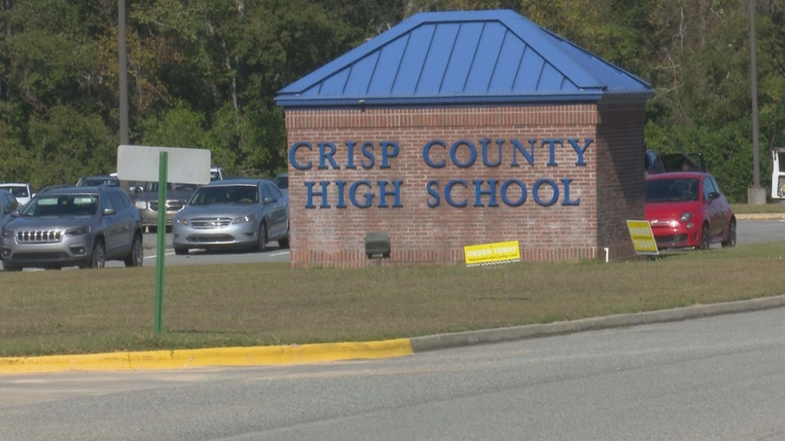Crisp County high school fight ends with student ramming car | 13wmaz.com