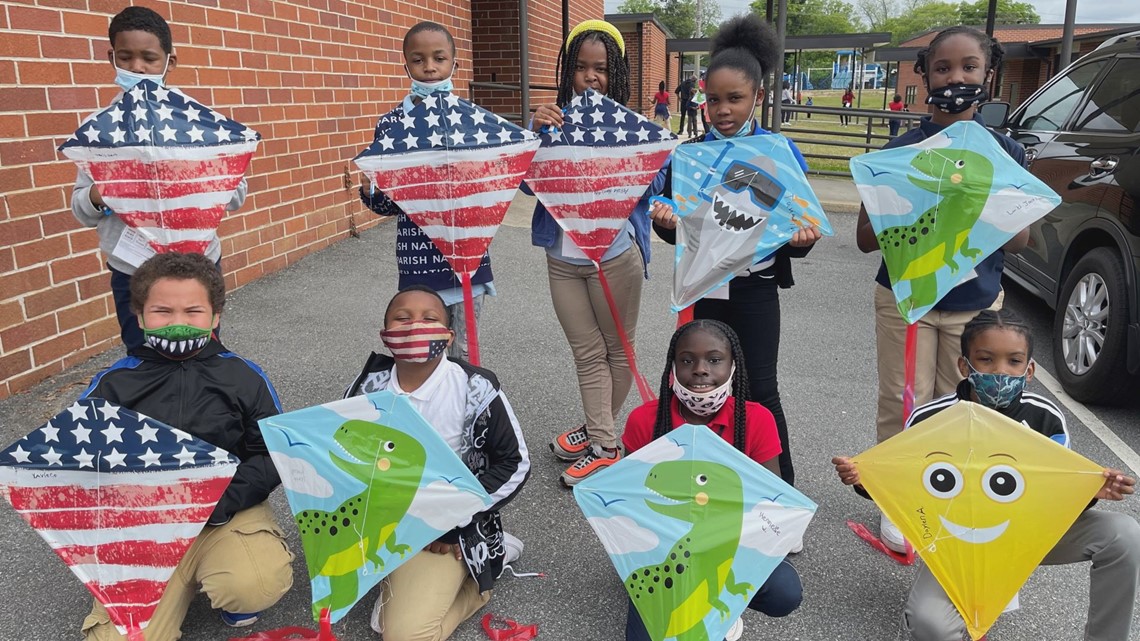 Cirrus Academy students test STEAM skills with kite project | 13wmaz.com