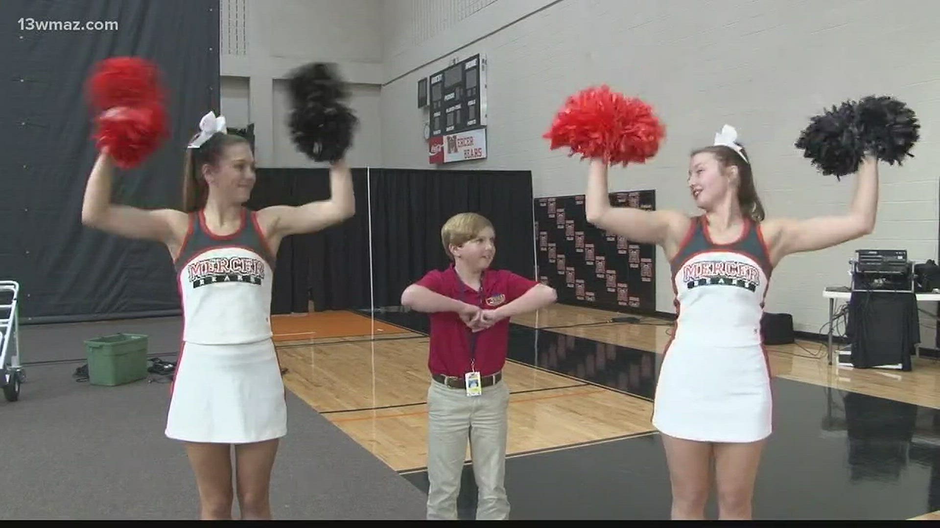 Mercer Cheer and Dance teams teach young athletes | 13wmaz.com