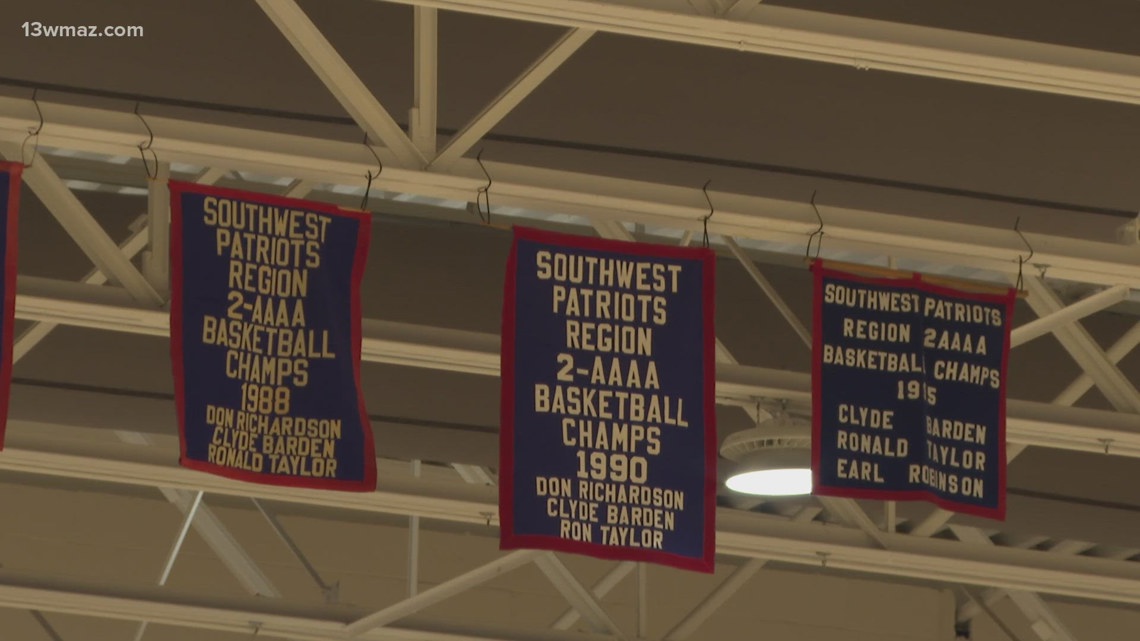 The Southwest boys basketball team is striving for a title | 13wmaz.com