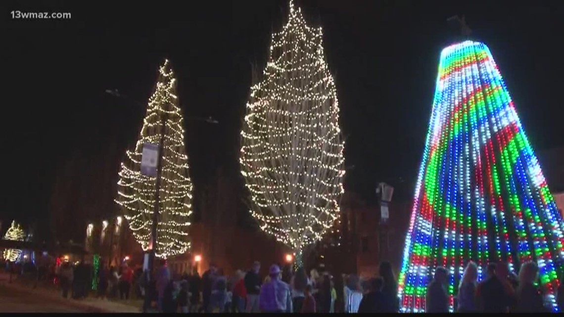 Macon says goodbye to Christmas lights display | 13wmaz.com