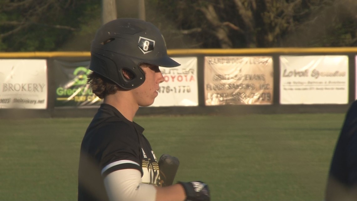 Mary Persons baseball's Eric Snow breaks national triples record ...