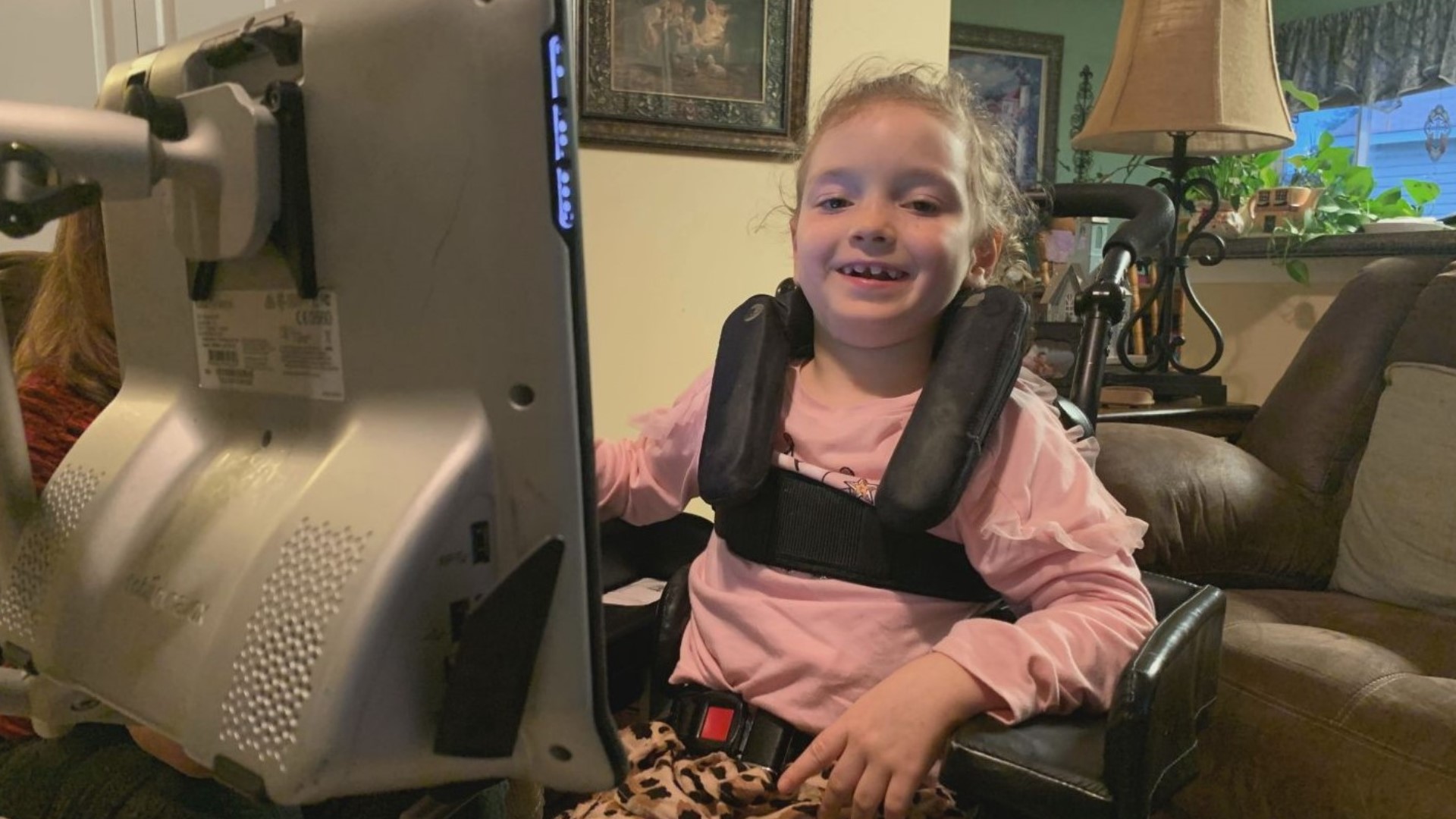 Georgia girl with Cerebral Palsy uses device to speak | 13wmaz.com
