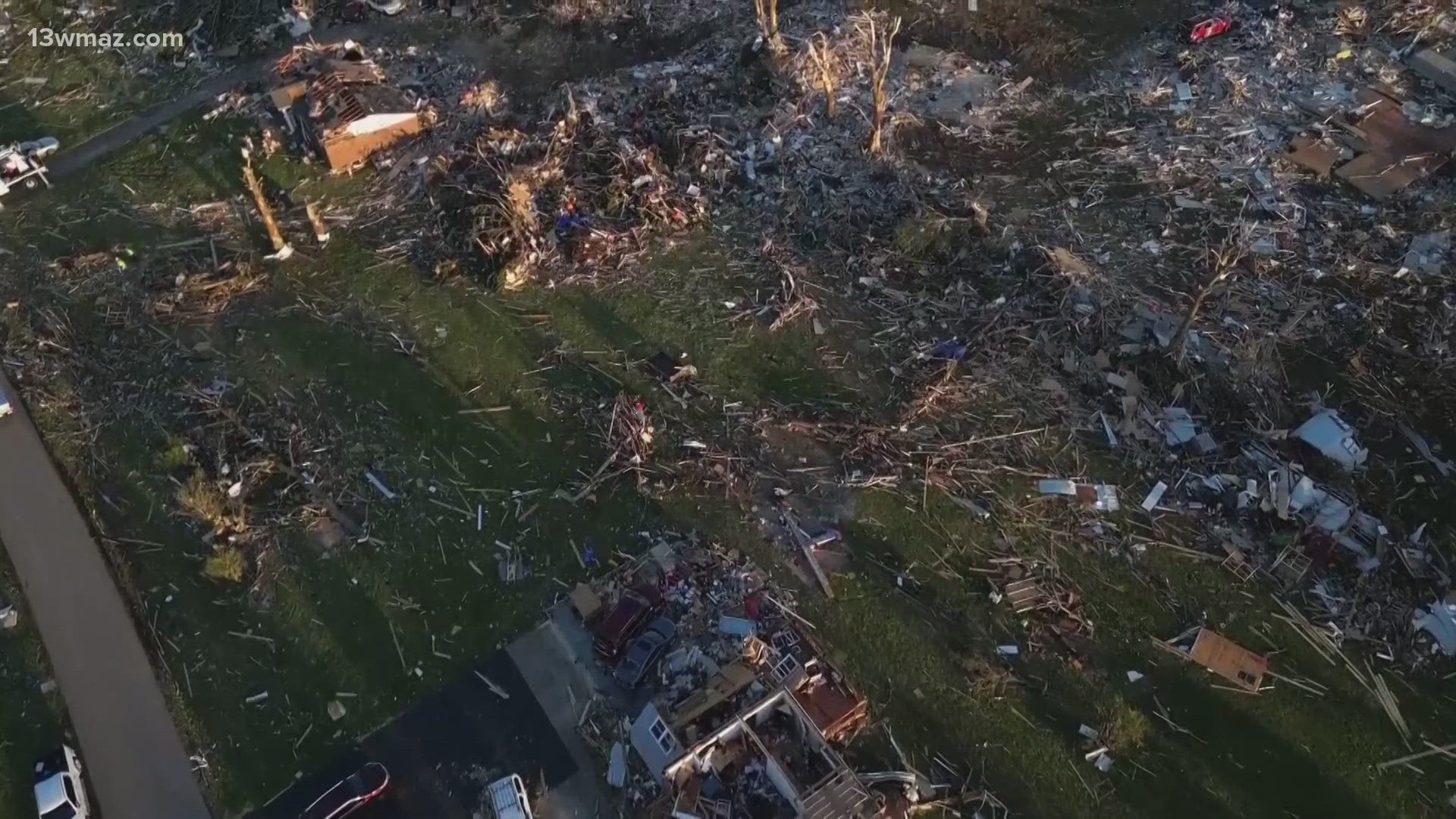 Tornadoes sweep through parts of Midwest and South, leaving dozens dead ...