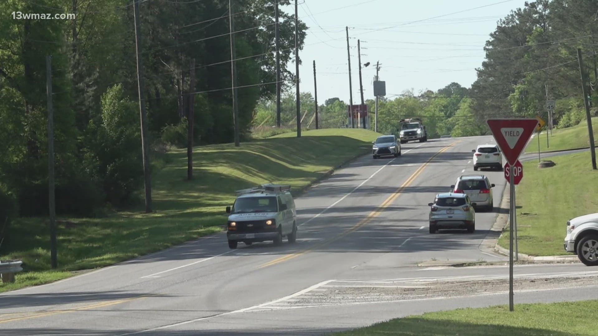 Milledgeville intersection frustrates drivers with crash risk | 13wmaz.com