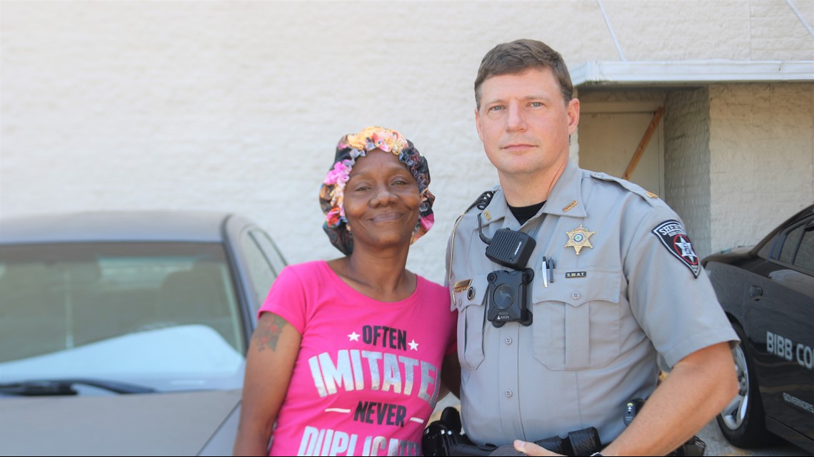 Bibb County deputy surprises Macon woman by fixing her car | 13wmaz.com