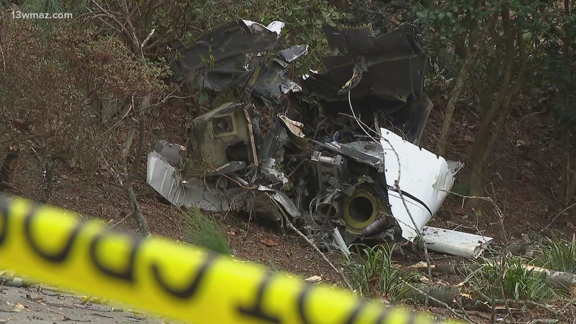 Small plane crashes in Georgia backyard, leaving two hurt | 13wmaz.com