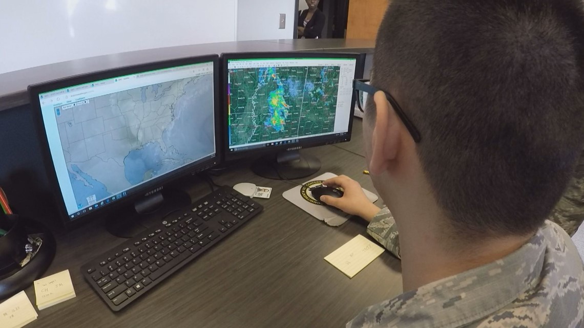 Meteorologist teaches storm spotting skills at Robins Air Force Base ...