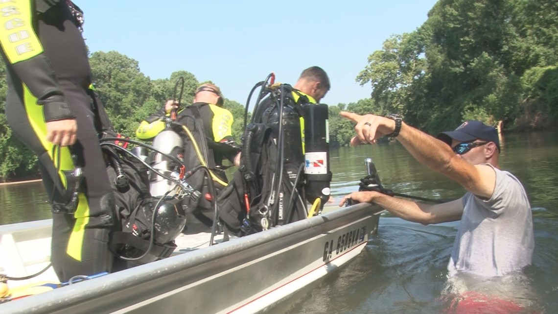 How fire department's dive team trains for underwater rescues | 13wmaz.com