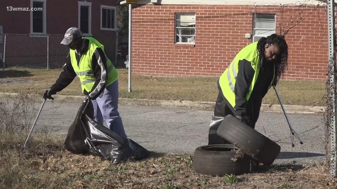 Volunteers beautify Macon neighborhoods to inspire community pride ...