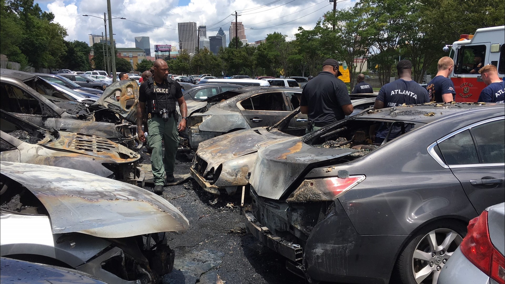 Several cars torched in downtown Atlanta parking lot | Cause unknown ...
