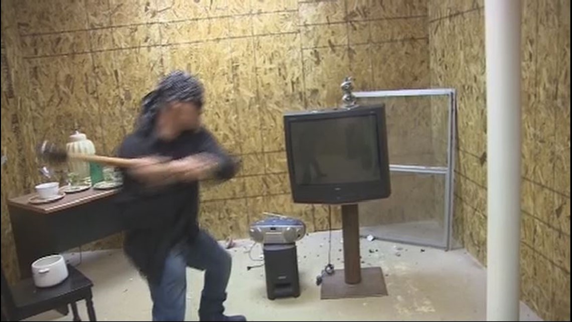 Customers pay to destroy furniture at new Texas business | 13wmaz.com