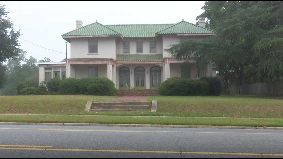 Georgia family fighting to restore the historic Chivers House | 13wmaz.com