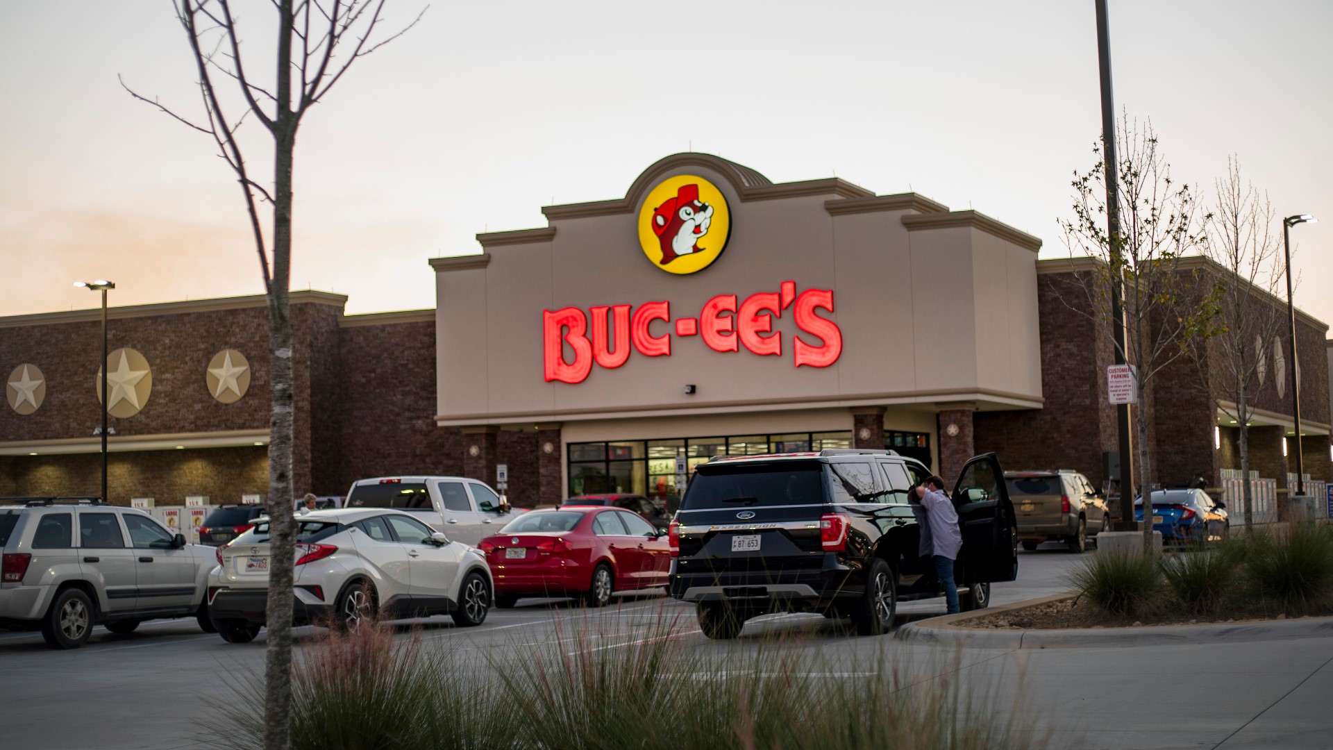 Buc-ee's: Inside look at the Texas-based convenience store chain ...