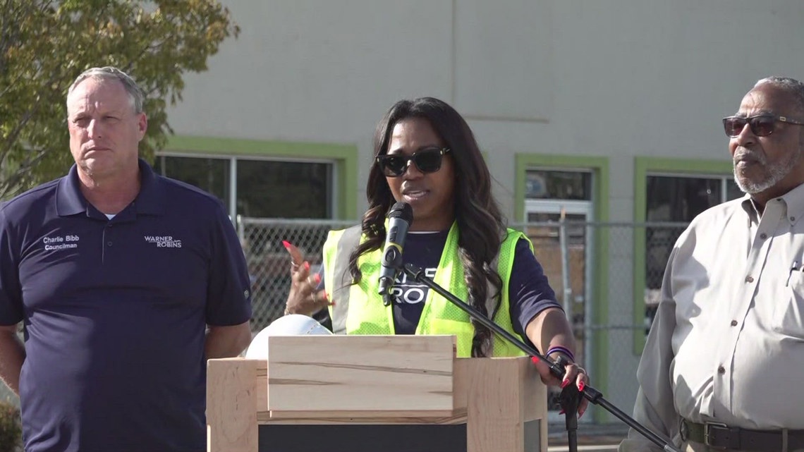 WATCH: Warner Robins Mayor LaRhonda Patrick speaks ahead demolition in ...