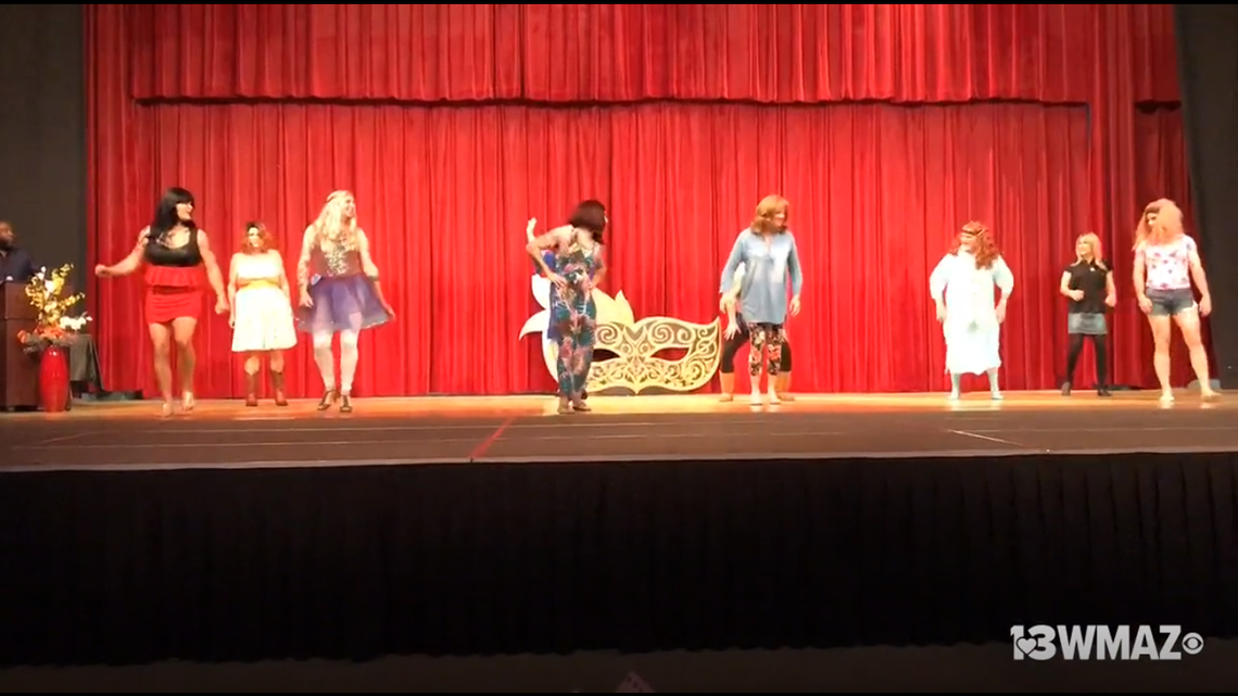 Men strut their stuff in 'Hunks in Heels' pageant | 13wmaz.com