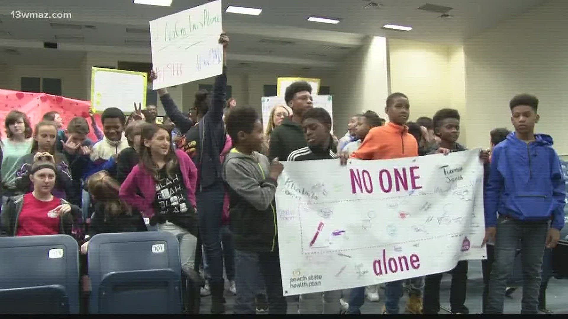Middle school hosts anti-bullying event to combat loneliness | 13wmaz.com