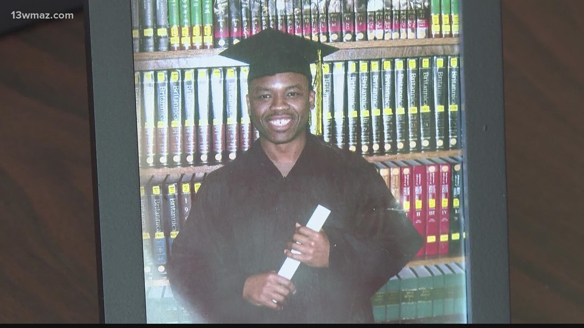 Macon siblings remember brother killed in Lincoln St. shooting | 13wmaz.com