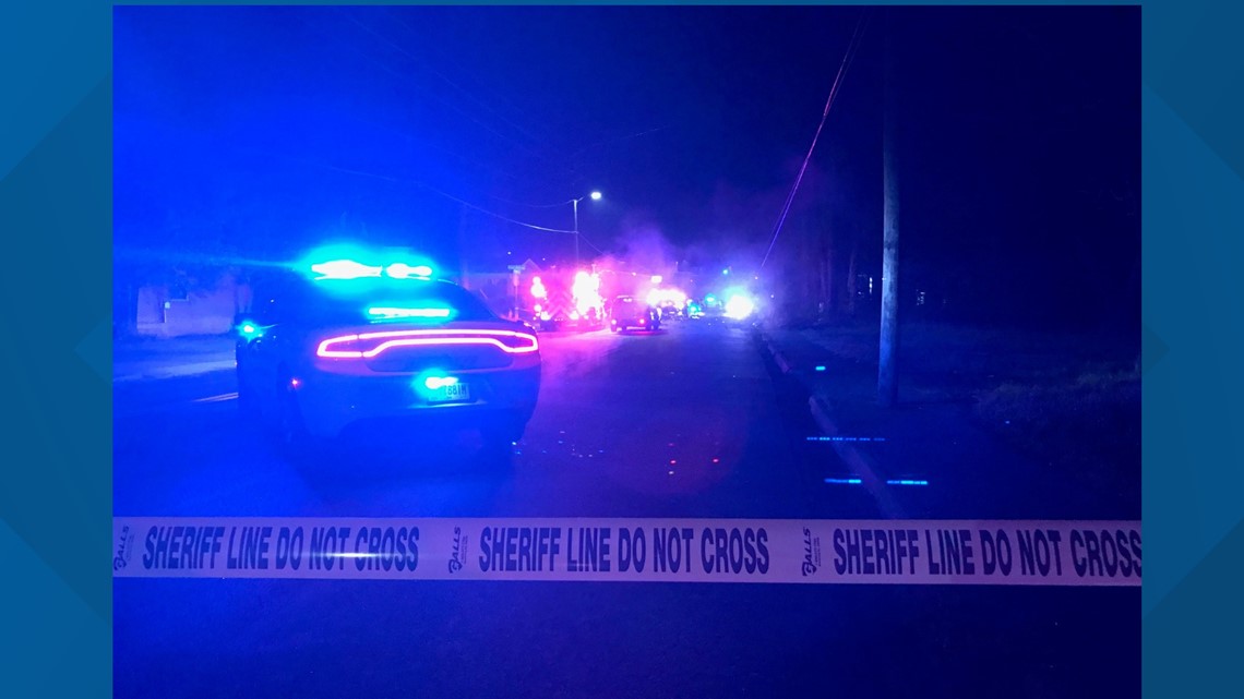 Deadly Macon car crash closes Napier Avenue | 13wmaz.com