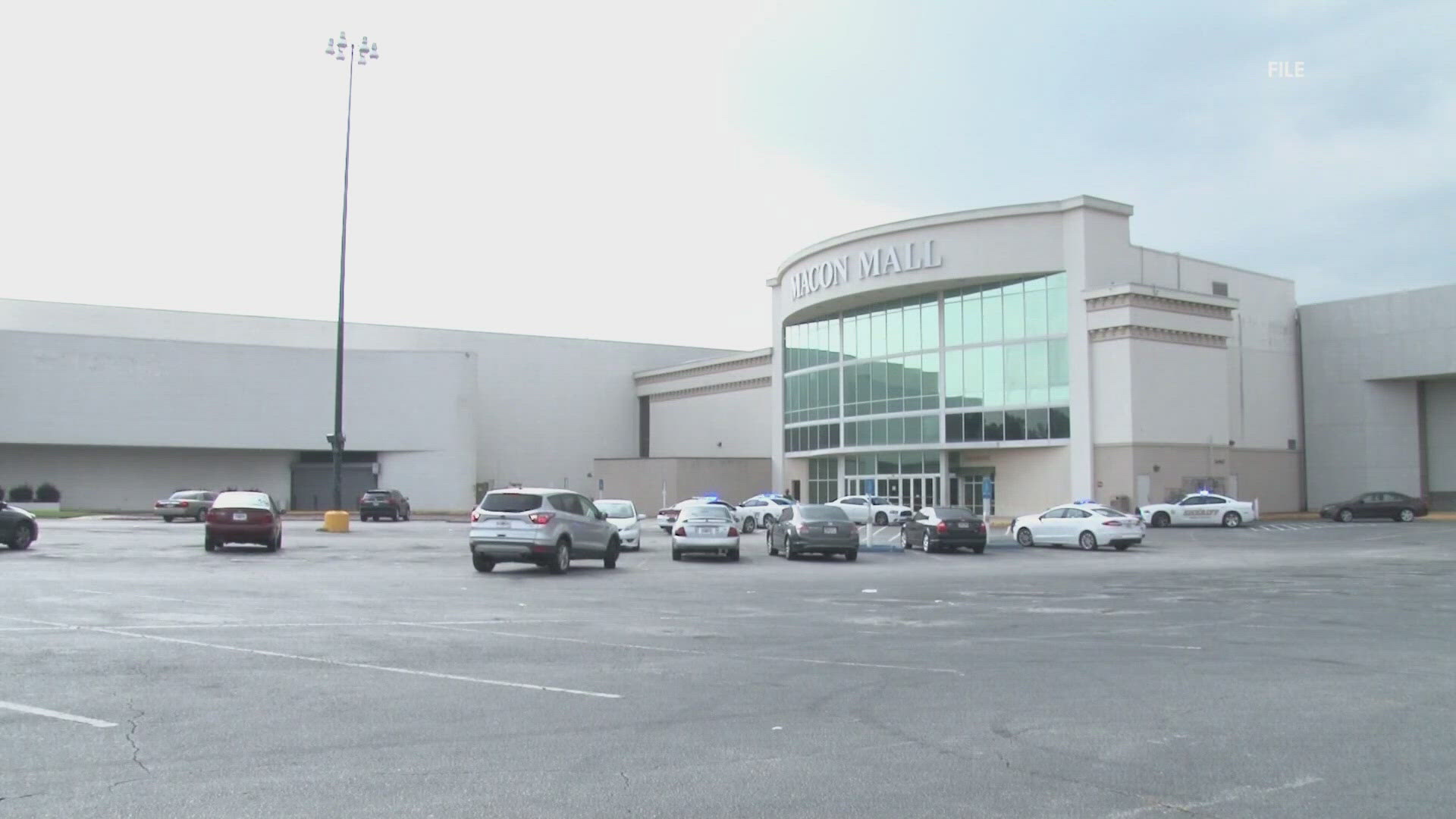 A 17-year-old was shot and killed at the Macon Mall food court. Now ...
