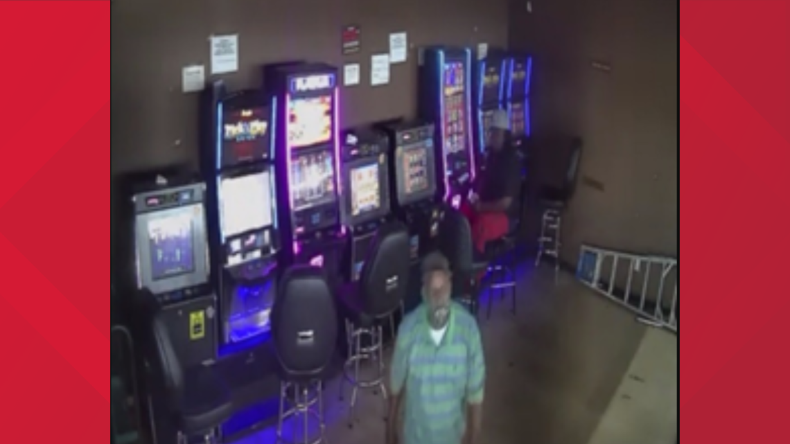 Monroe County deputies looking for man who smashed gaming machine ...