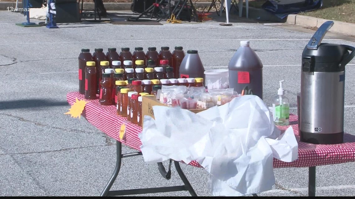 Shoppers brave the cold for locally made goods at Perry Farmers' Market ...