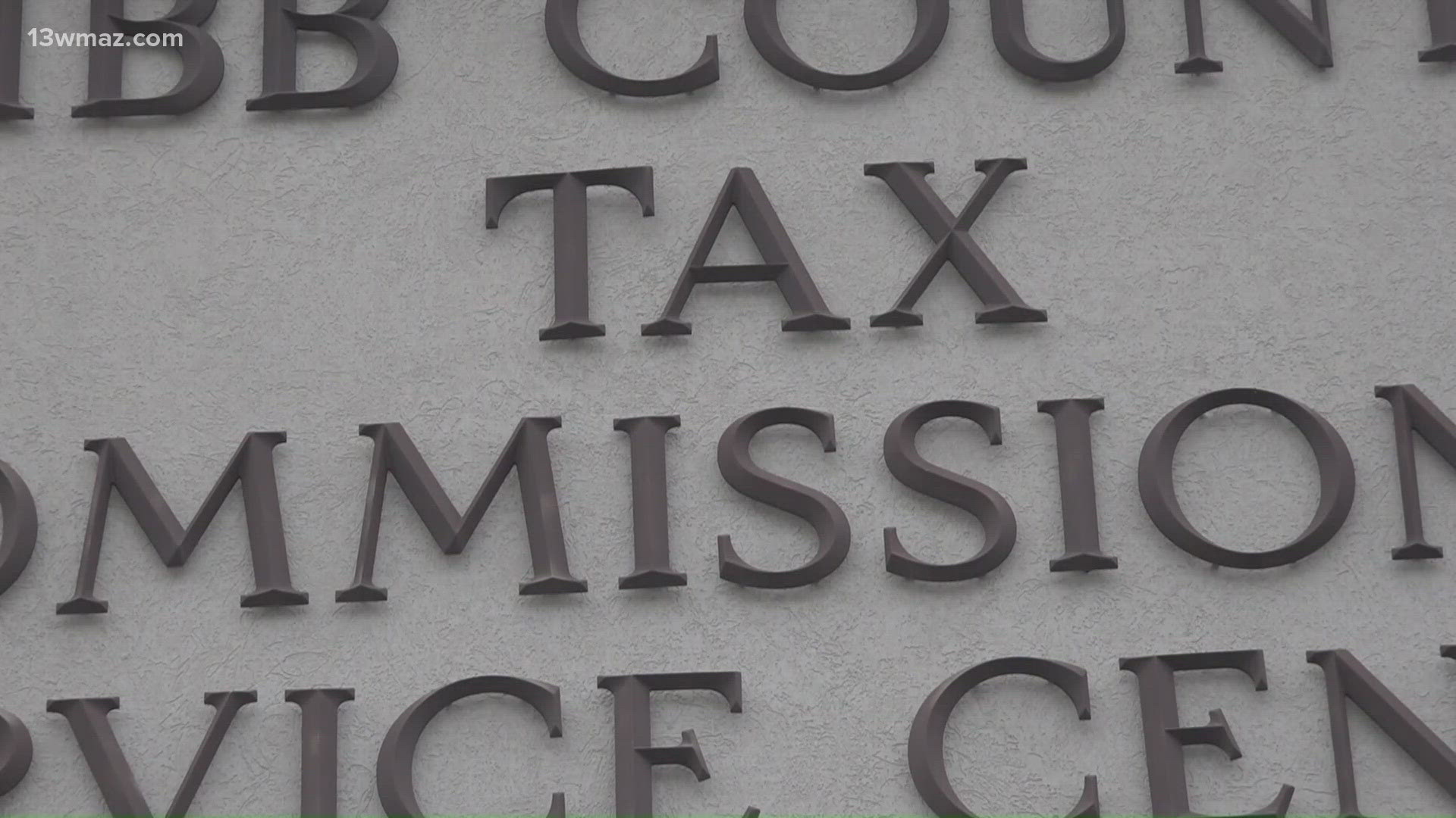 Georgia officially lowers state income tax, as Gov. Kemp signs several ...