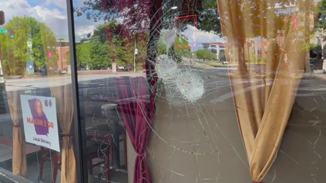 Citizens subdue man after fight in downtown Macon | 13wmaz.com