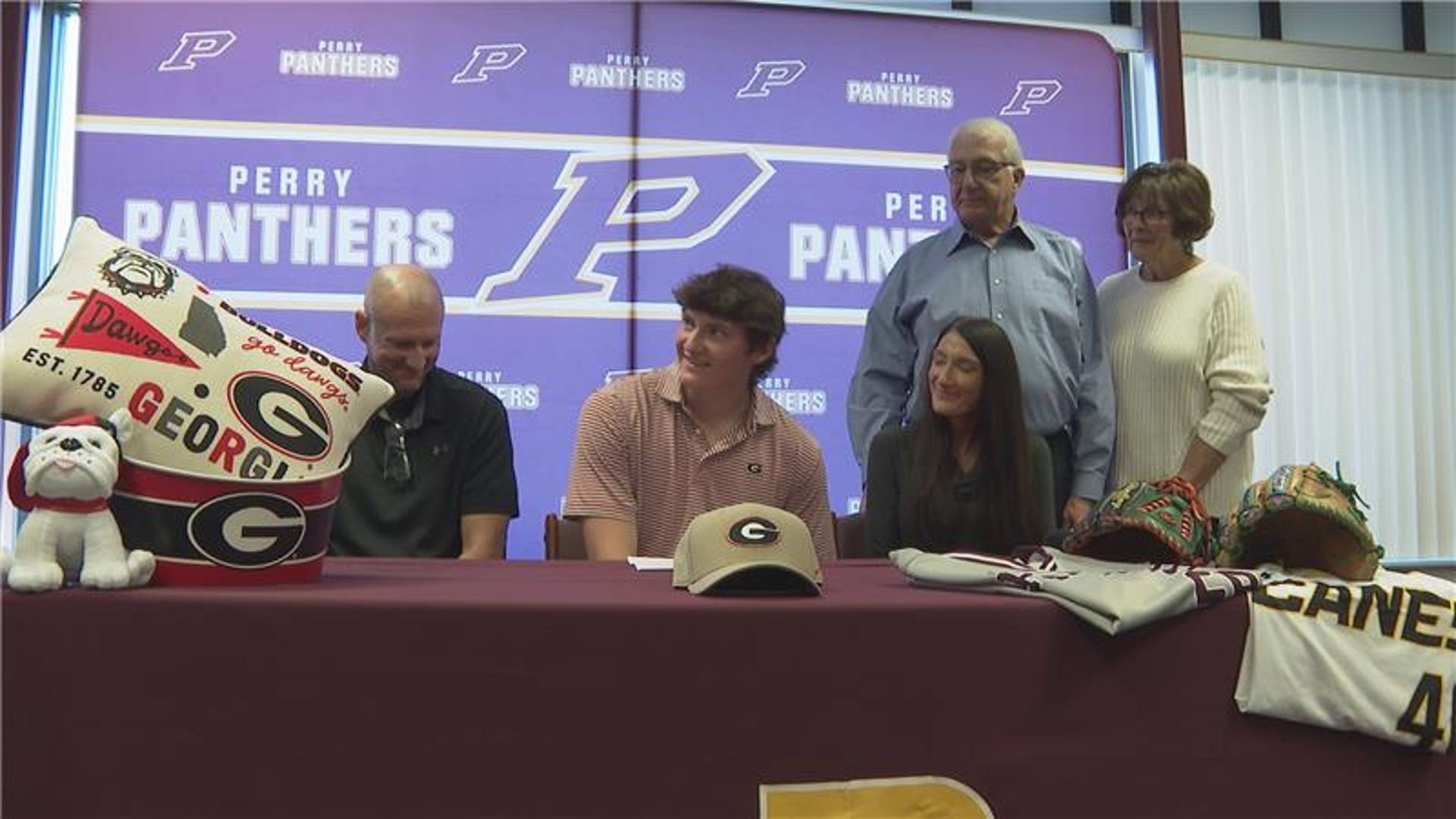 The first signing day of the 2025-2026 season is here | Take a look at ...