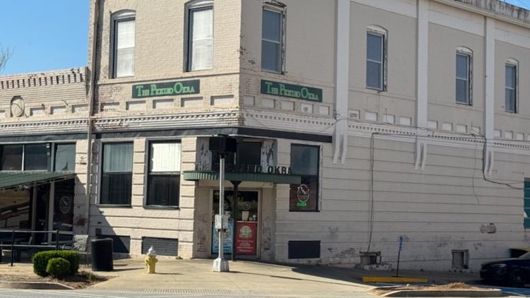 Forsyth's Pickled Okra closing after 7 years, citing staffing shortages ...