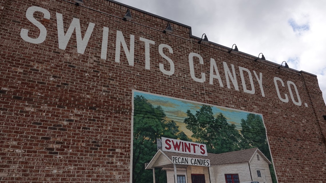 Swint's Candy Company opens new shop in Forsyth | 13wmaz.com