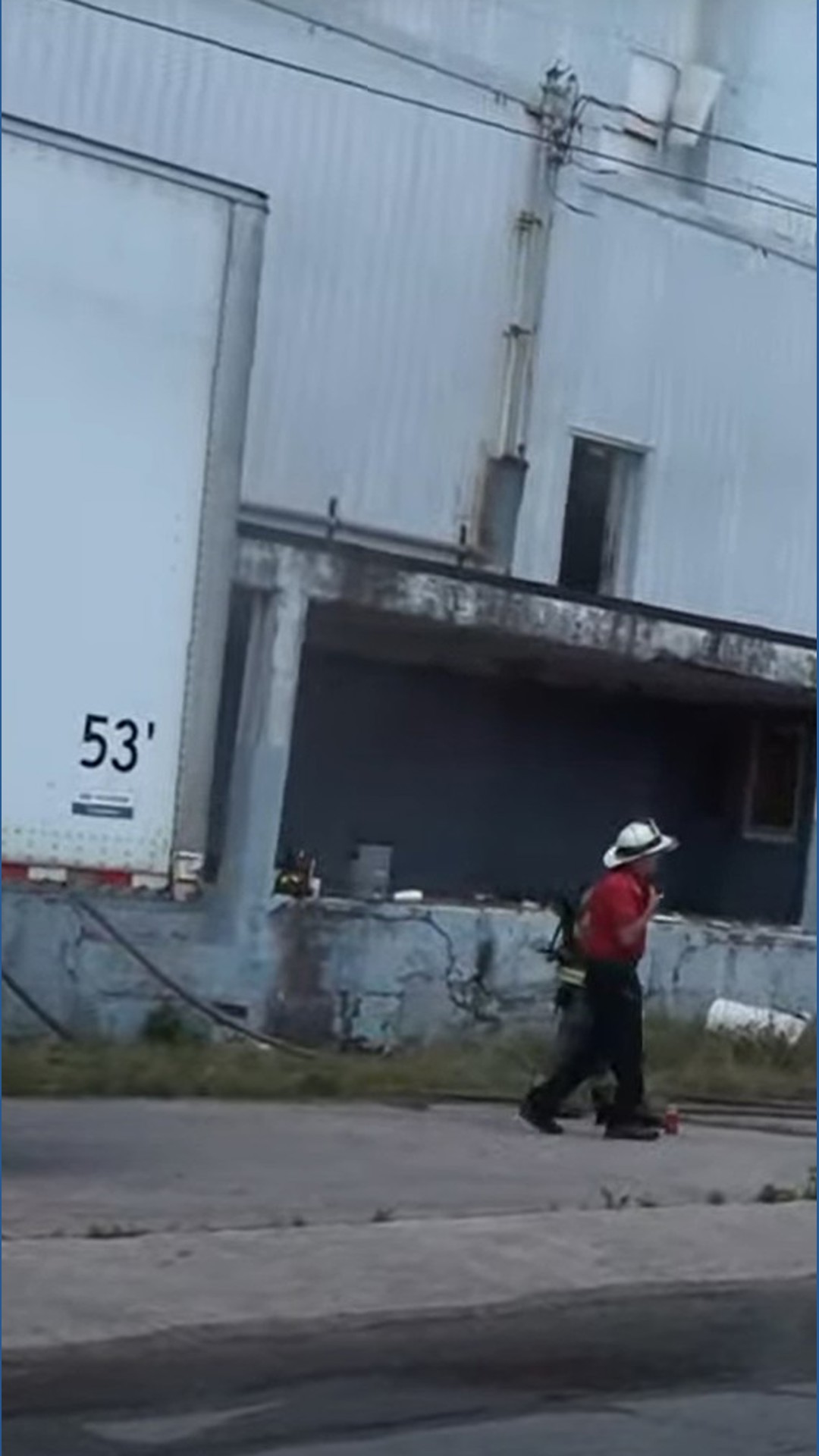 Firefighters battle blaze at abandoned building in Macon | 13wmaz.com