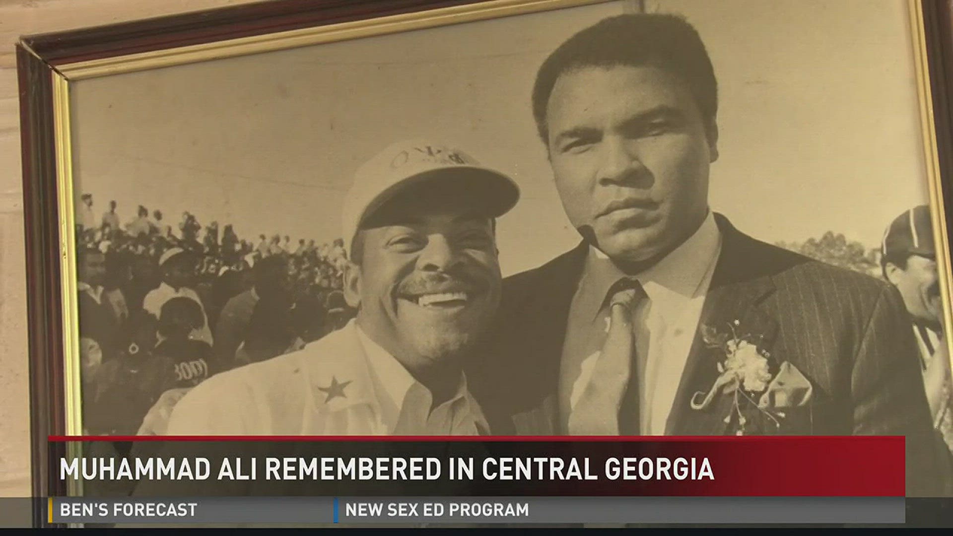 Central Georgia barber recalls Muhammad Ali visit to shop | 13wmaz.com