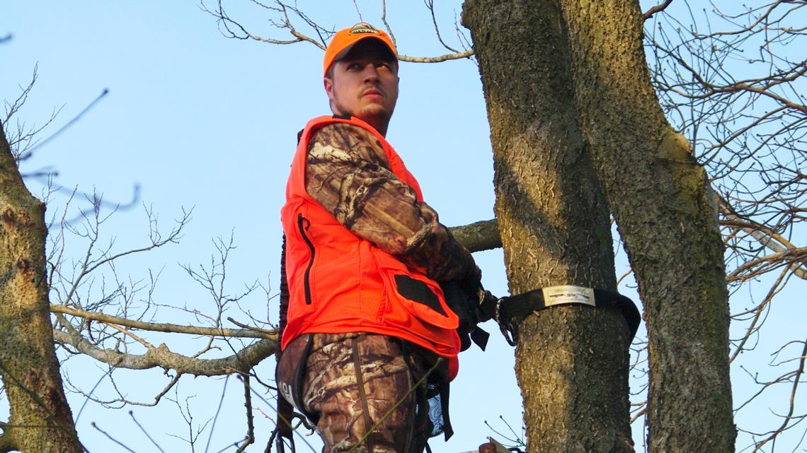 Tips to stay safe while using tree stand in deer hunting | 13wmaz.com