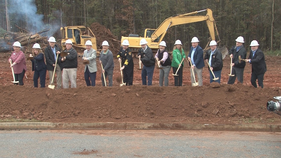 Monroe County breaks land on future site of fire station | 13wmaz.com