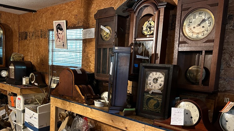 Byron clockmaker still repairing older clocks in Central Georgia ...