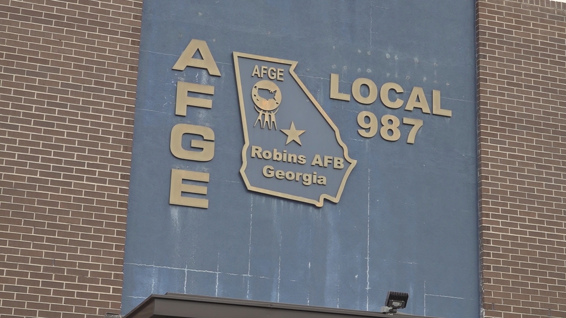 Judge blocks Trump's federal worker resignation plan, Robins AFB union ...