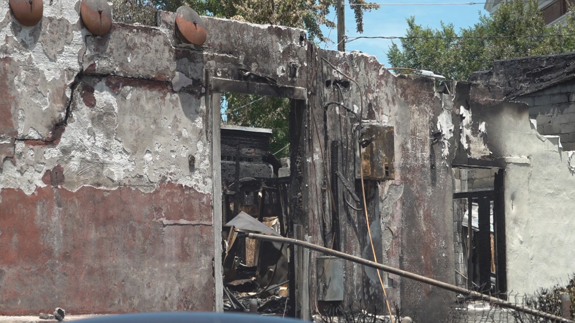 Fire damages beloved Betty Gene's and local businesses | 13wmaz.com