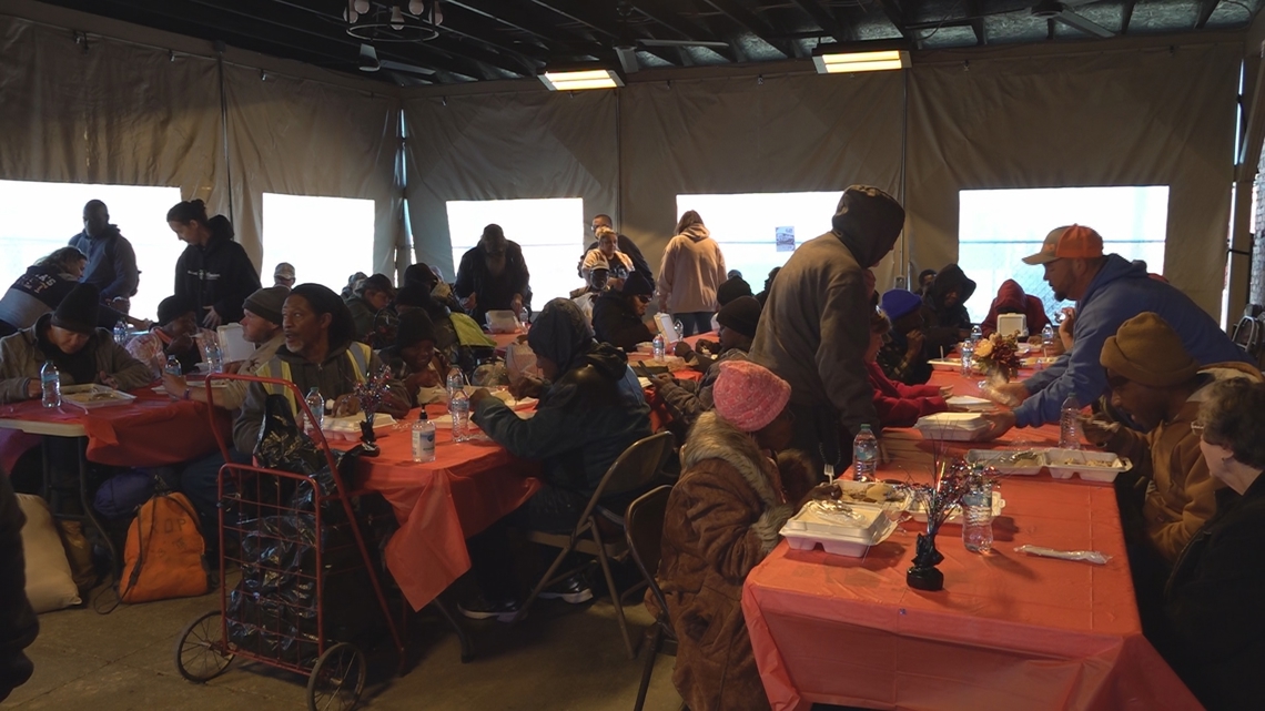 Rescue Mission of Middle Georgia holds Thanksgiving drive to deliver ...