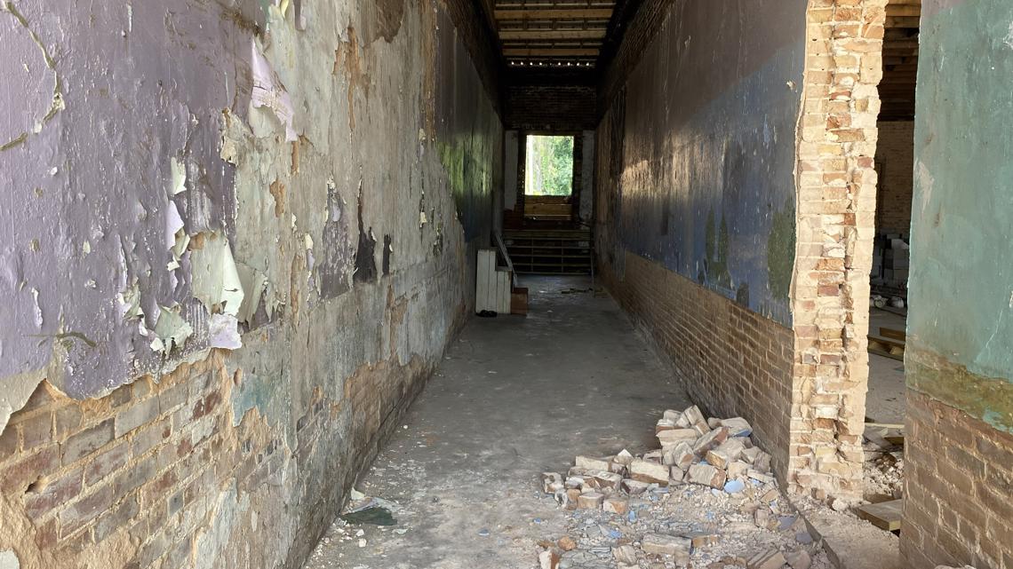 Secret mural discovered by revitalization group in Sparta | 13wmaz.com