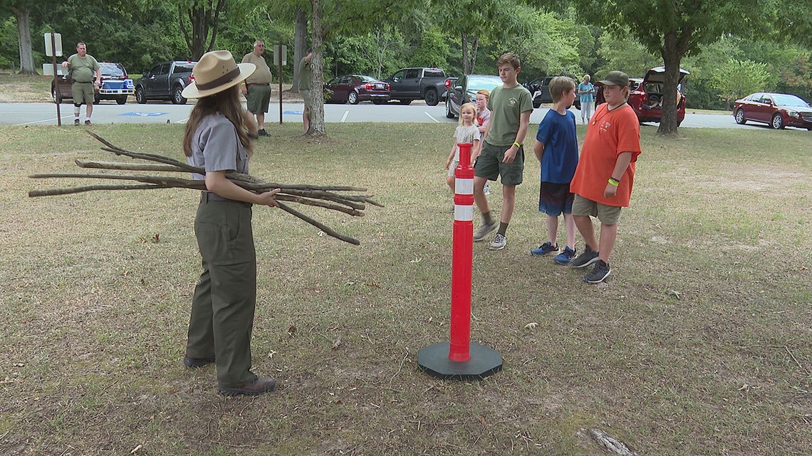 Kids played Native American Games at the Ocmulgee Mounds | 13wmaz.com