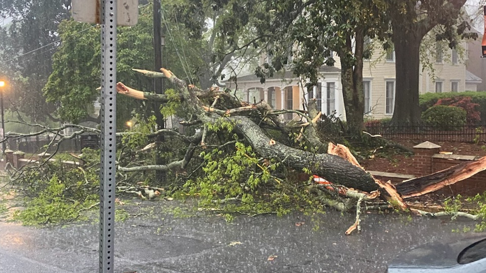 Road closures, storm damage and more in Central Georgia | 13wmaz.com